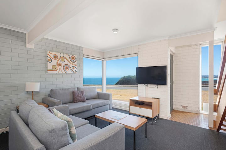 South Seas 1—panoramic Views Over Knights Beach - Middleton