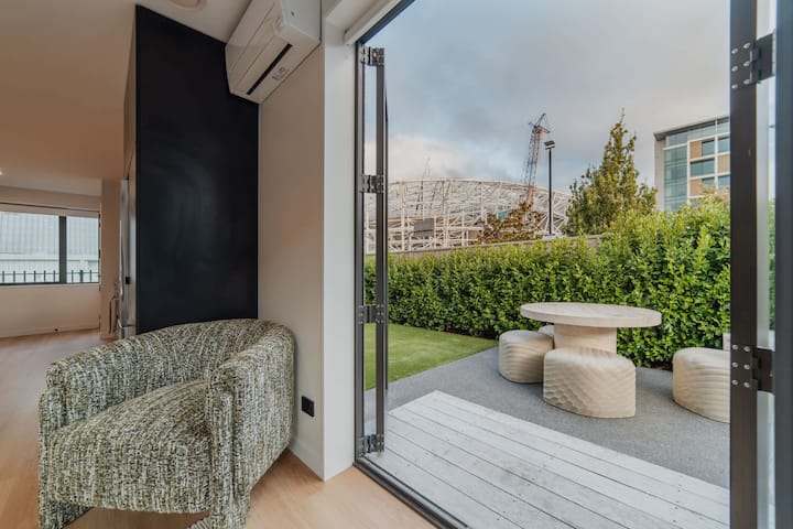 Bright 2br W/ Yard, Washer & Full Kitchen - Christchurch