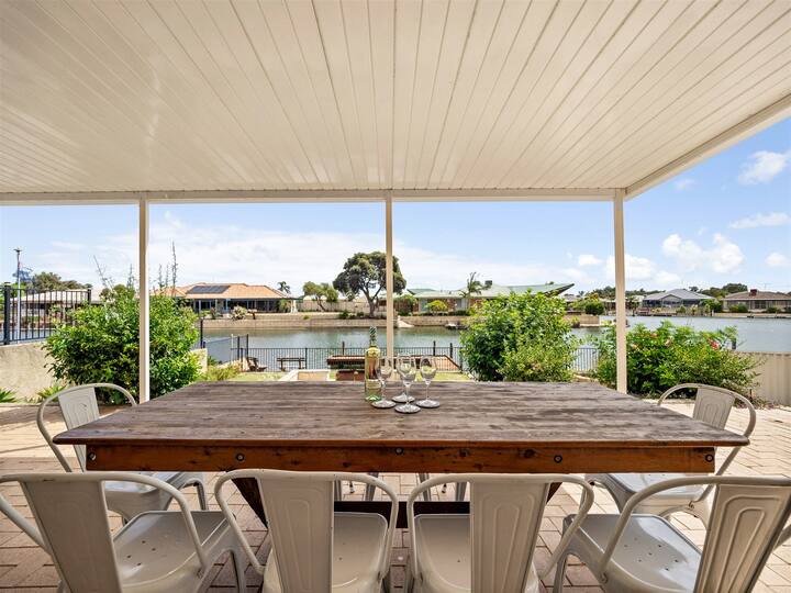 Canal View•private Jetty*family-pet Friendly - 만두라