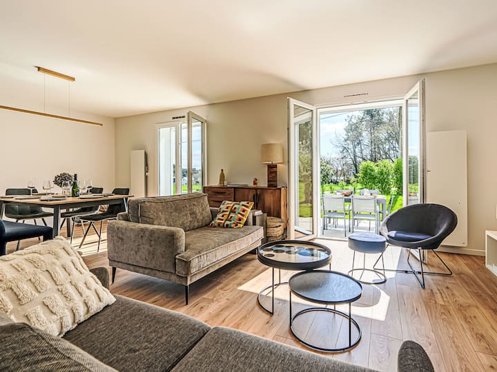 Maison De La Tour Bourgerel By Interhome - Arradon