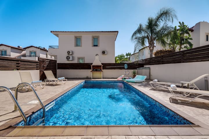 2 Bed Villa Pernera Protaras Area Close To Beach - Ayia Napa