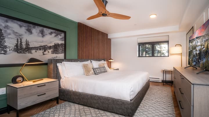 Powder Hound | Cali King At Gravity Haus Vail - Vail, CO