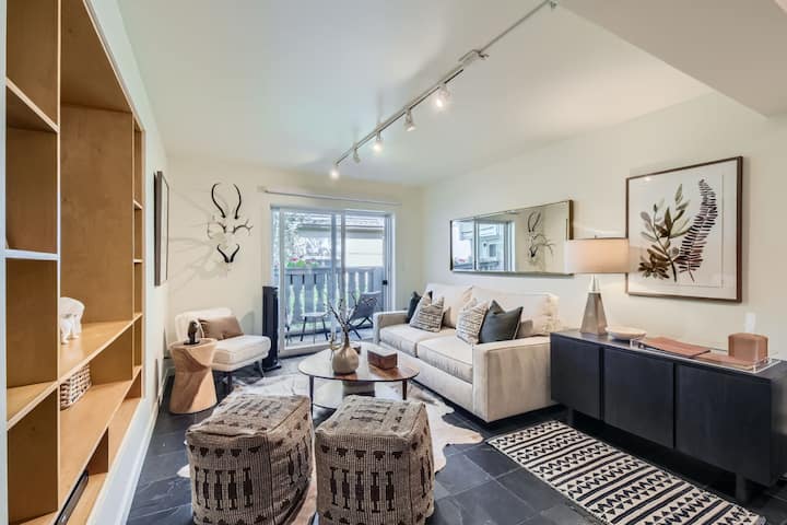 Intimate 1-bedroom Retreat In The Heart Of Vail - Vail, CO