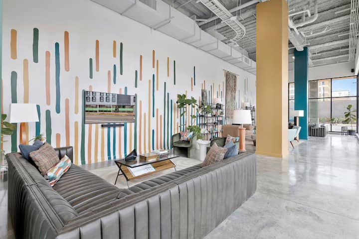 Stylish Studio | Walk To Food, Bars & Baseball - Birmingham, AL