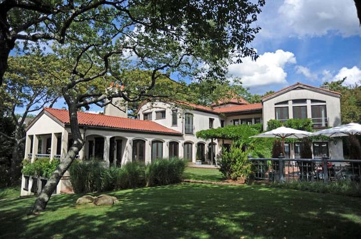 Bluffside Cove By Rove | Beachfront W/pool & Sauna - Greenport, NY