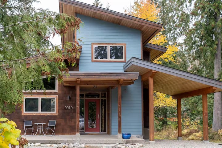 Revelstoke Timberframe Home - Revelstoke