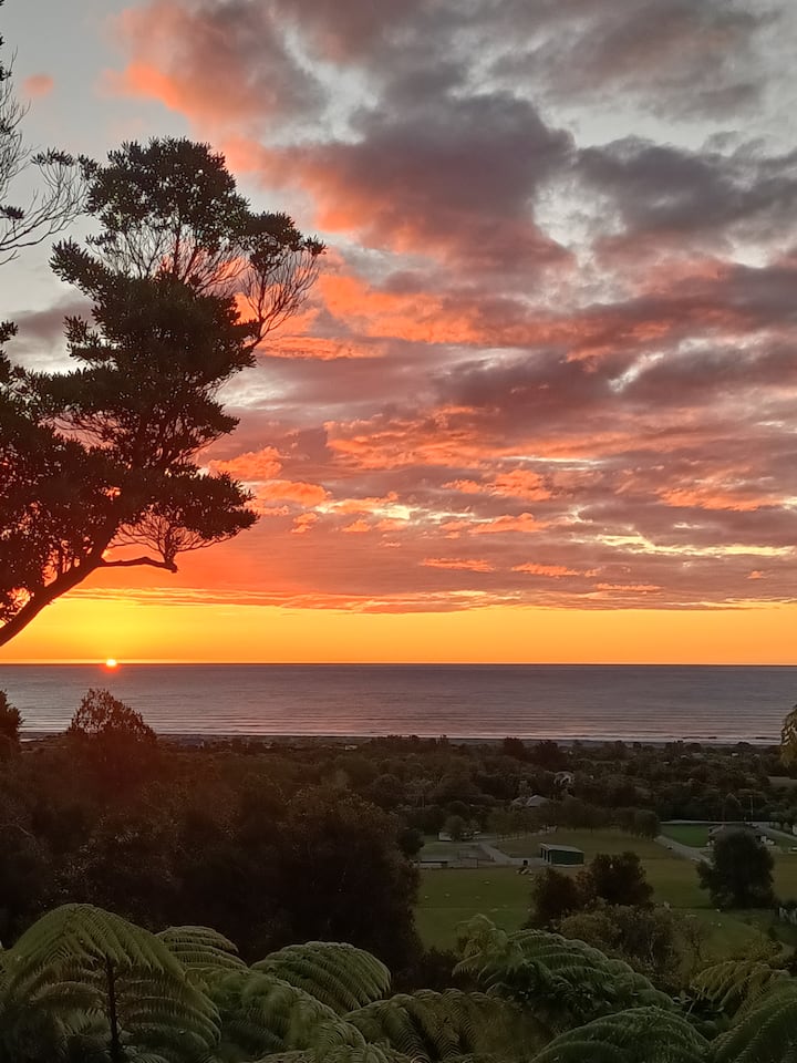 Glass Horizon - Rutherglen Holiday Home - Kumara