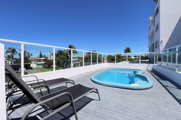 Platinum Apartments Unit 12 - Burnett Heads