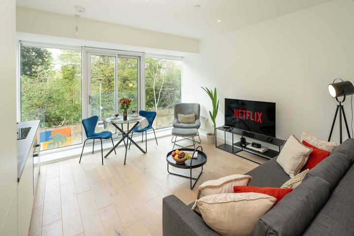 Lux Apt By Sleepylodge | Chiswick Gunnersbury Park - Brentford