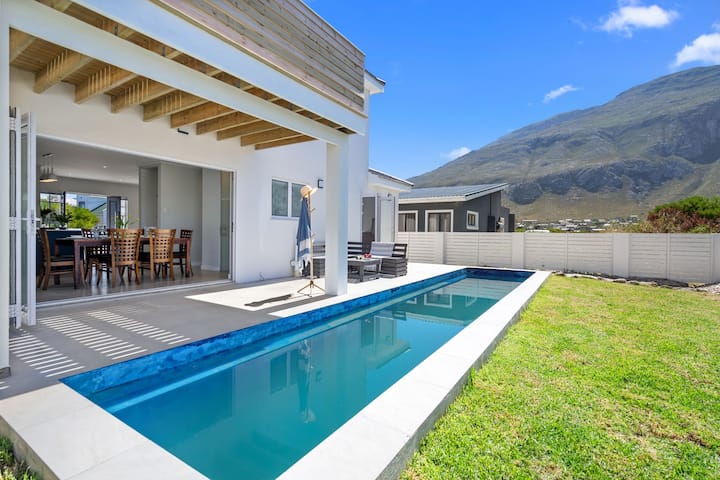 Private Pool & Garden Retreat With Mountain Views - Pringle Bay