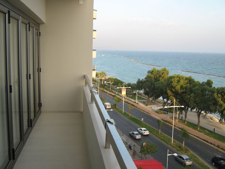 Seaview Limassol Apartment 602 By Ezoria Villas - Лимассол