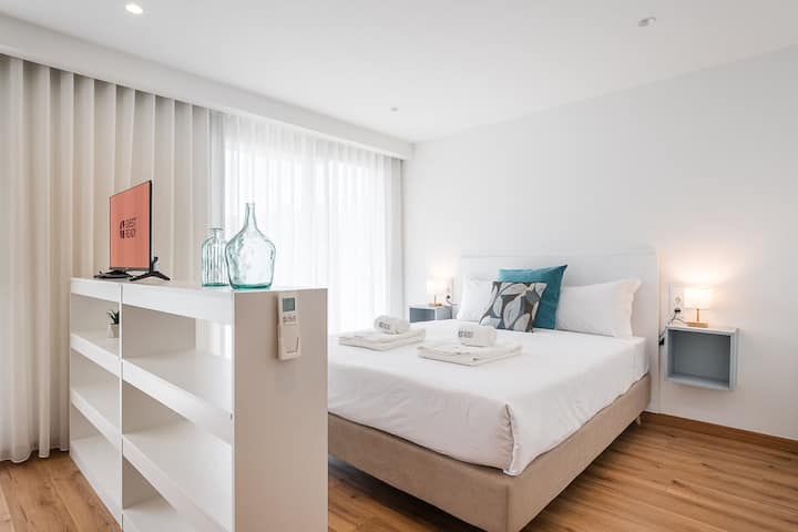 Guestready - The Gods: Loki - Porto, Portugal