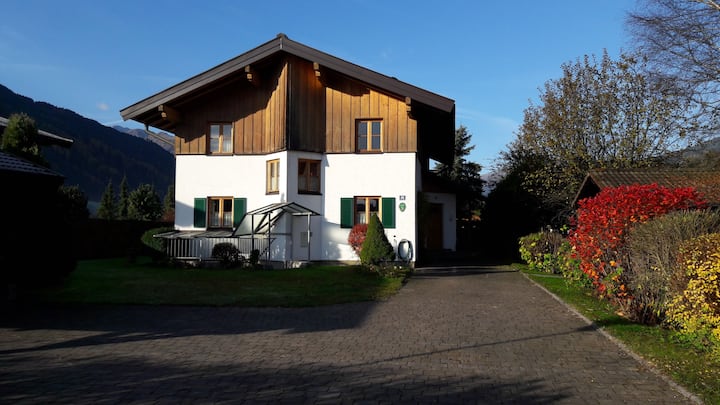 Ferienwohnung In Ruhiger Lage Mit Gartennutzung - Pass Thurn