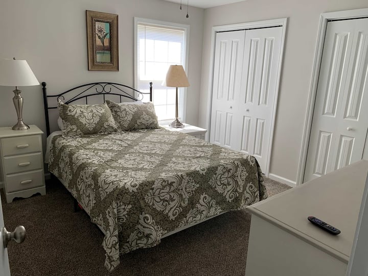 Cozy & Convenient Stay | 2br Near Ft. Campbell - Clarksville, TN