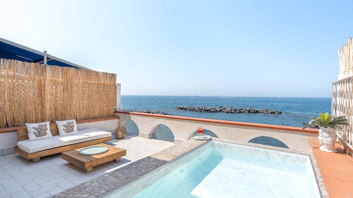 Casa Di Marcia, Seafront With Dipping Pool - Сорренто