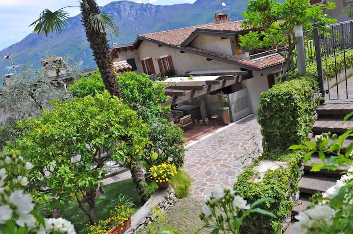Große Wohnung In Limone Sul Garda Mit Terrasse. - Malcesine