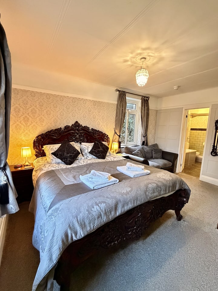 Supérieure-quadruple- / Superking And Twin -Sdb Pr - Lynton