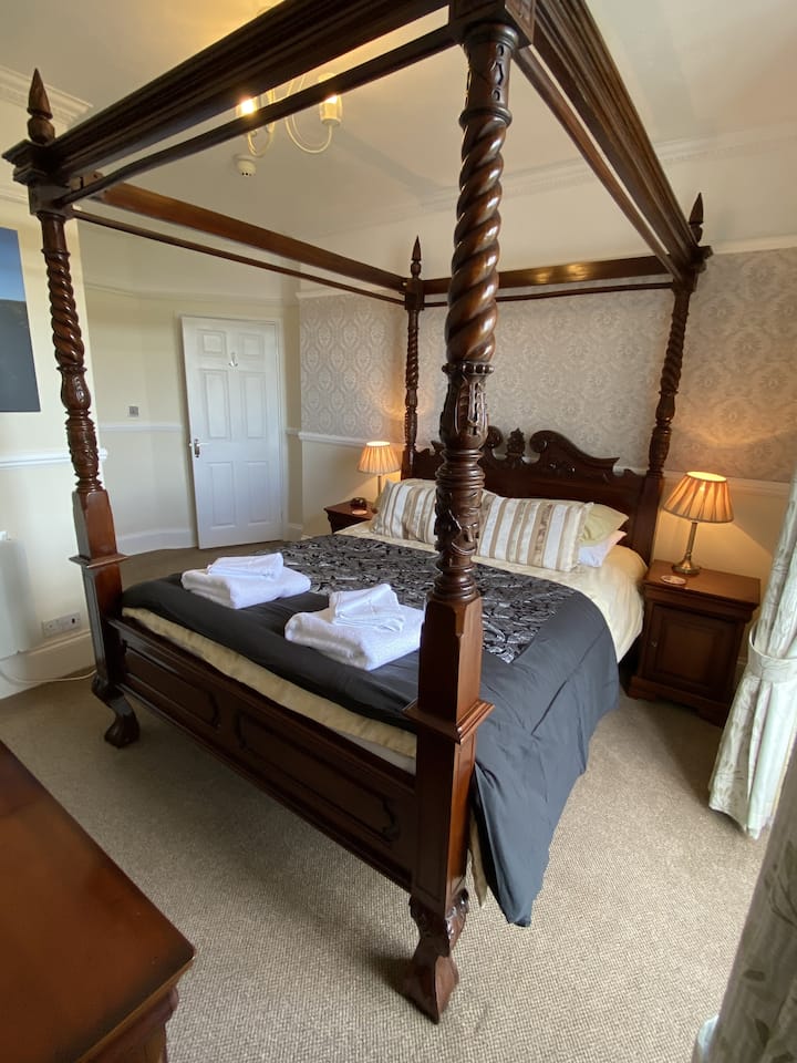 Superior Family Suite  - Sleeps 6 - Lynton