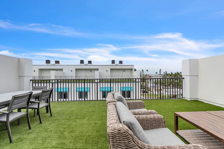 New Build With Rooftop Balcony-azul Townhomes A1 - Treasure Island, FL