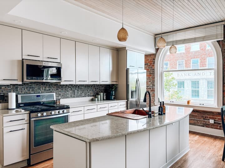 3rd Floor Downtown Loft - Greensboro, NC