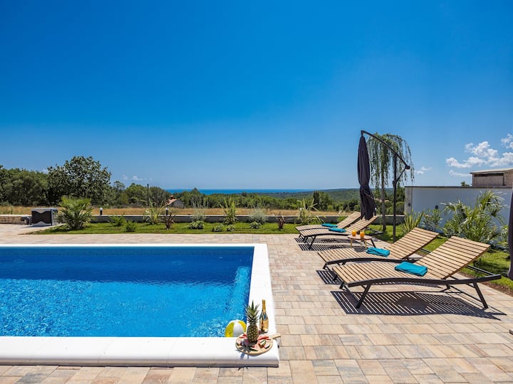 Enchanting Villa North With Pool And Jacuzzi - Rabac