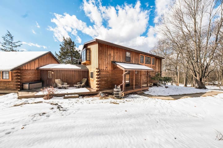 Modern Comfort Timeless Charm | Log Cabin Retreat - Chester, NY