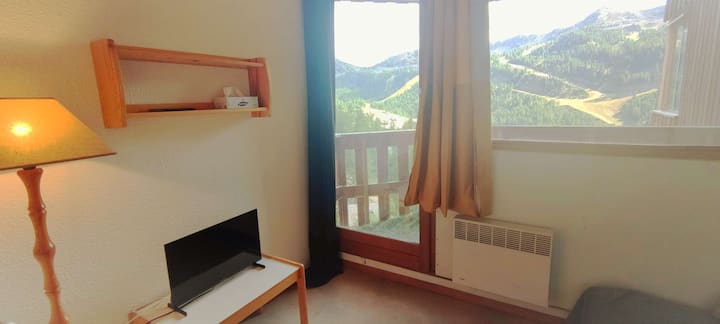 Pieces Avec Balcon A Cote Piste De Ski - Isola