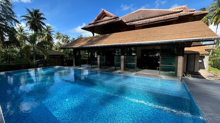 Luxuriöse Beach Front Pool Villa Mit 4. - Khao Lak