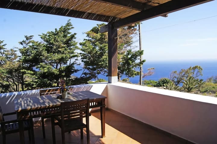 Dammuso Mit Terrasse Und Meerblick - Pantelleria
