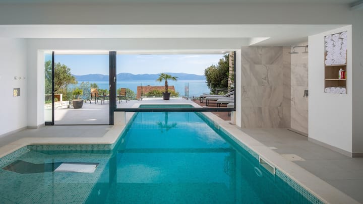Villa Blue Moon With Indoor And Outdoor Heated. - Brist
