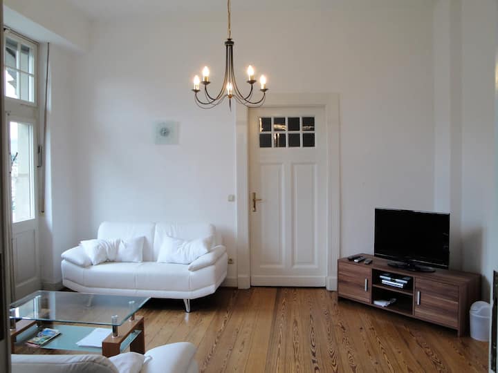 Wohnung In Einem Historischen Gebäude Mit Balkon. - Hahn