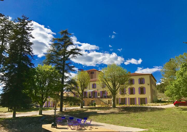 Genießen Sie Die Ruhe Und Den Frieden Der Provence - Montbrun-les-Bains
