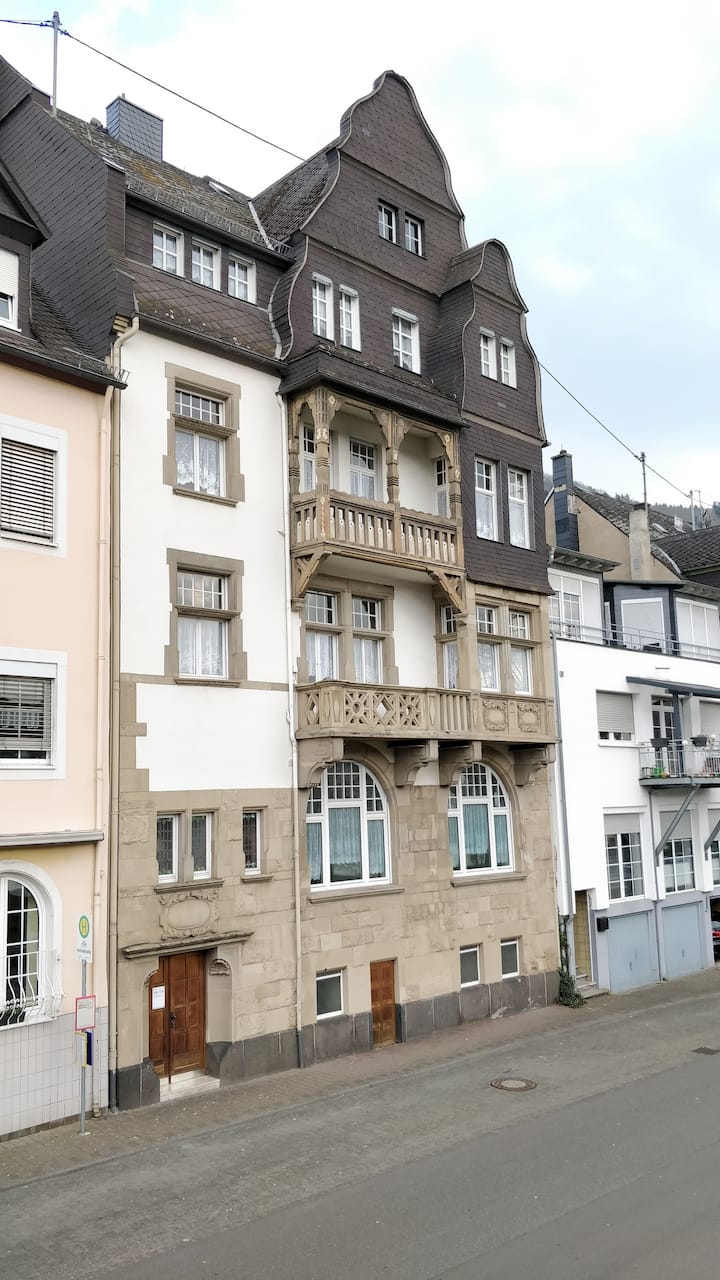 Wohnung In Einem Historischen Gebäude Mit Balkon. - Hahn