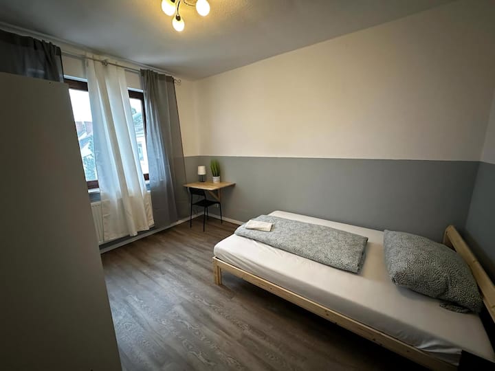 Schönes Ferienapartment Mit Balkon In Hemelingen - Bremen