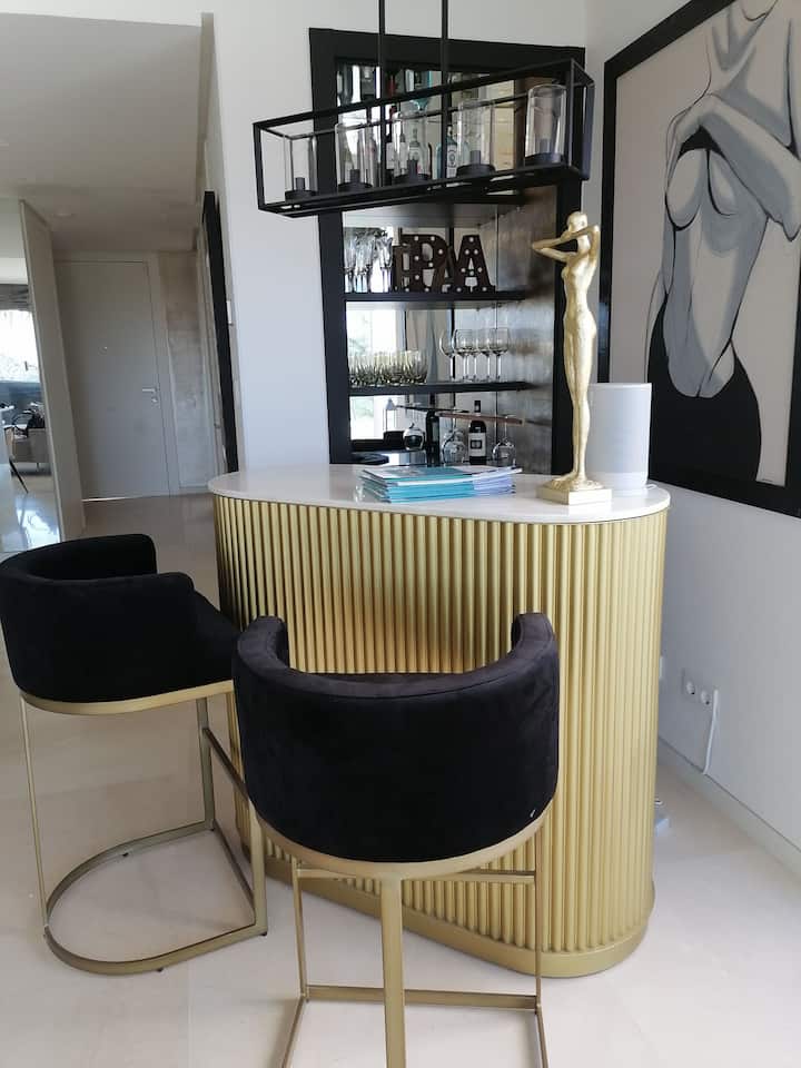 Exklusives Neubau Penthouse Mit Meerblick Und. - Ojén