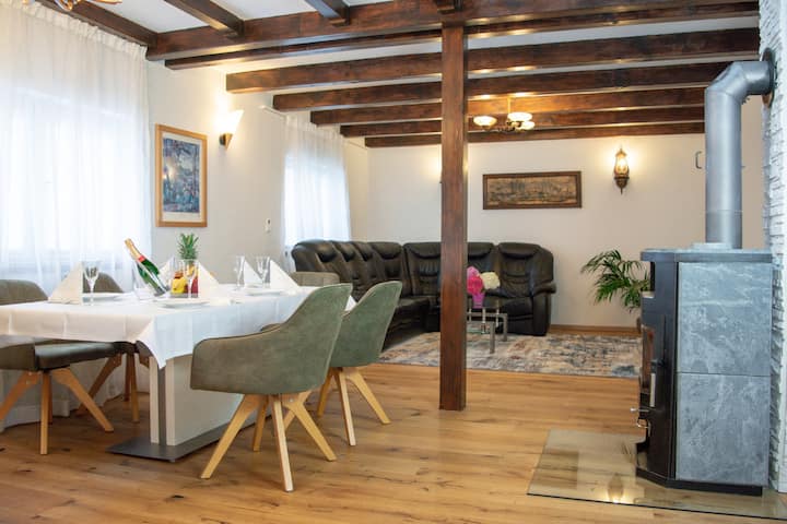 Villa Monte In Frechen Bachem Bei Köln - Frechen