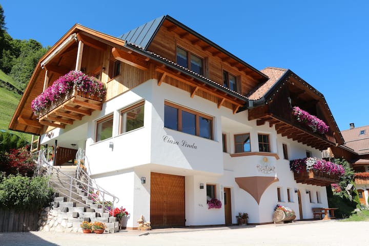 Komfortable Wohnung In Campill Mit Möbliertem. - Antermoia