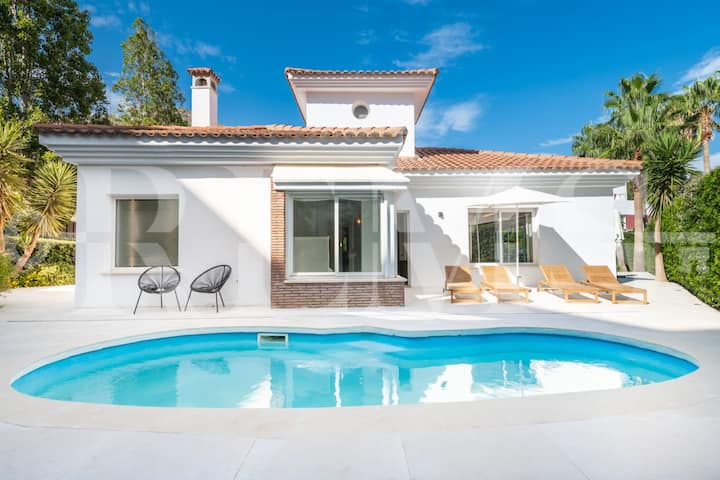 Villa Exclusive Avec Piscine, Bbq Et Plage | Rems - Fuengirola