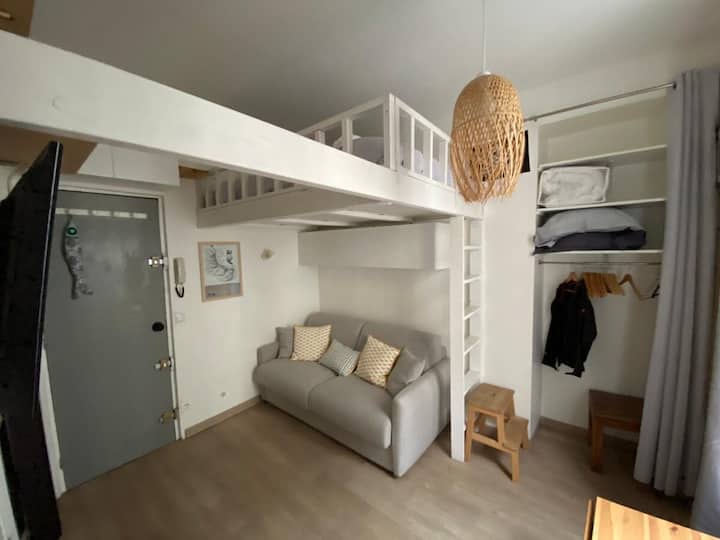 Opéra 9e Studio Cosy Avec Mezzanine Géré Par Mey - 