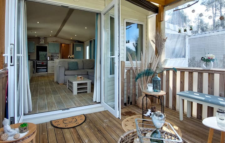 Awesome (Sta)caravan In Saint-julien-en-born - Lit-et-Mixe