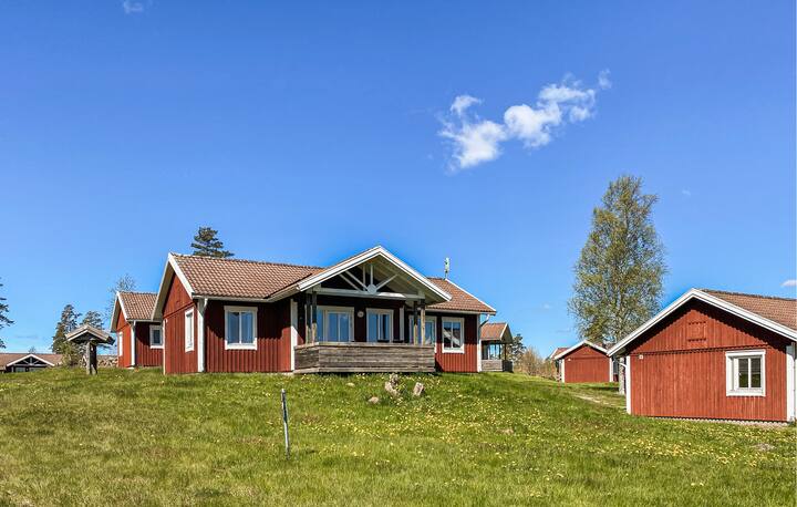 Beautiful Home In Hok With Wifi - Skillingaryd