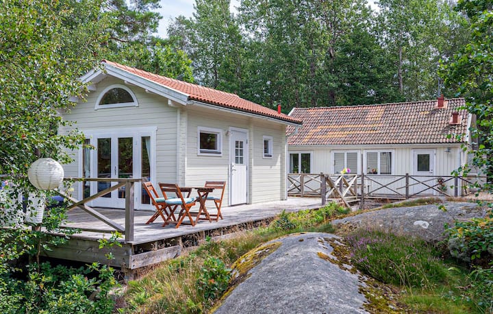 4 Bedroom Cozy Home In Lysekil - Lysekil