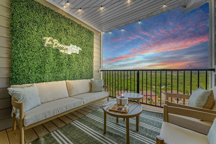 Views, S’mores, Game Room & Pet Friendly - Branson, MO