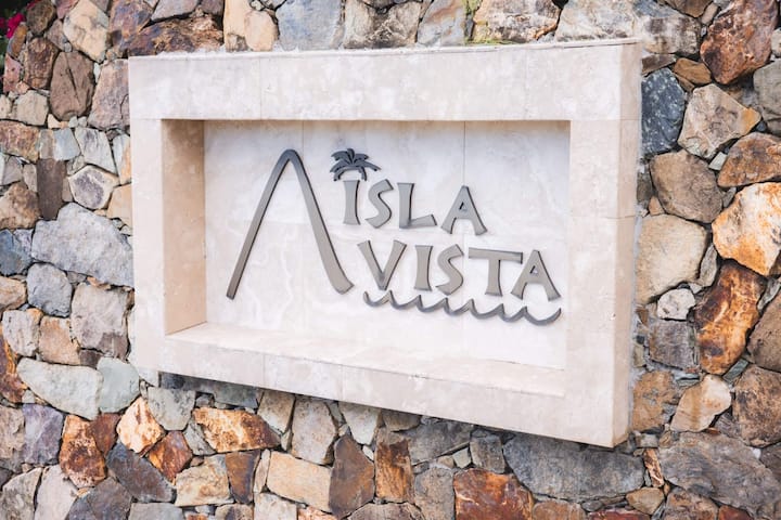 Isla Vista - Cruz Bay