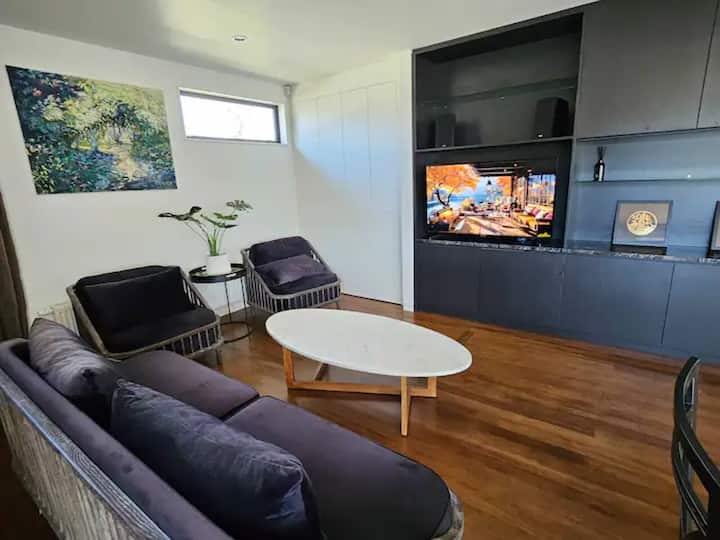 Urban Oasis Villa – Close To Cbd & Beach - Auckland