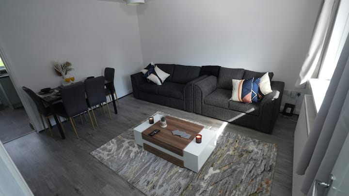 Elitestays I Luxury 3-bed Home - Wolverhampton