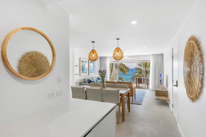 Signature Beachfront Suite - Noosa Heads