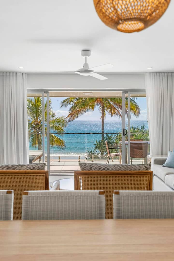 Renovated 2br/2ba Beachfront Suite – Ocean Views - Noosa Heads