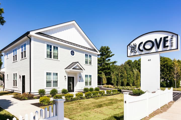 Tastefully Furnished With Small Seating Area - Salem, MA