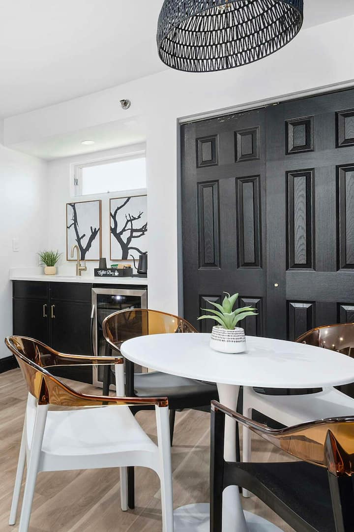 Tastefully Furnished With Small Seating Area - Salem, MA